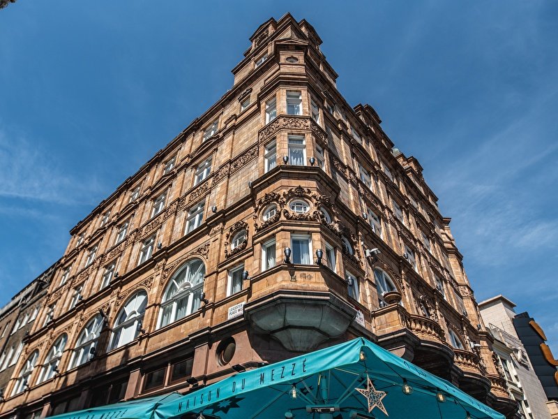 Victory House Hotel London | JUST AWAY